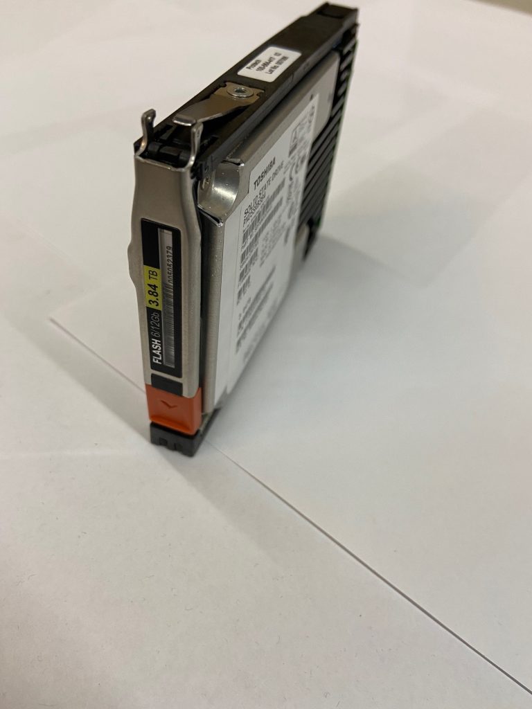 005052379 – EMC 3.84TB SSD SAS 2.5″ HDD for Unity 300F, 350F, 400F ...